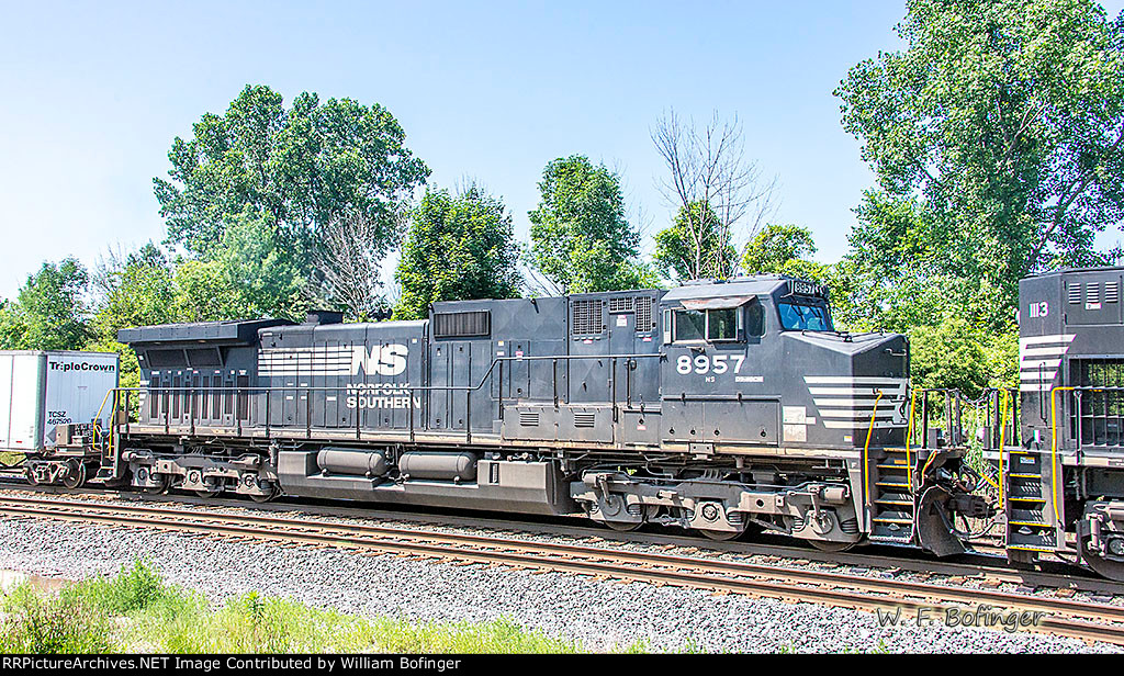NS 8957